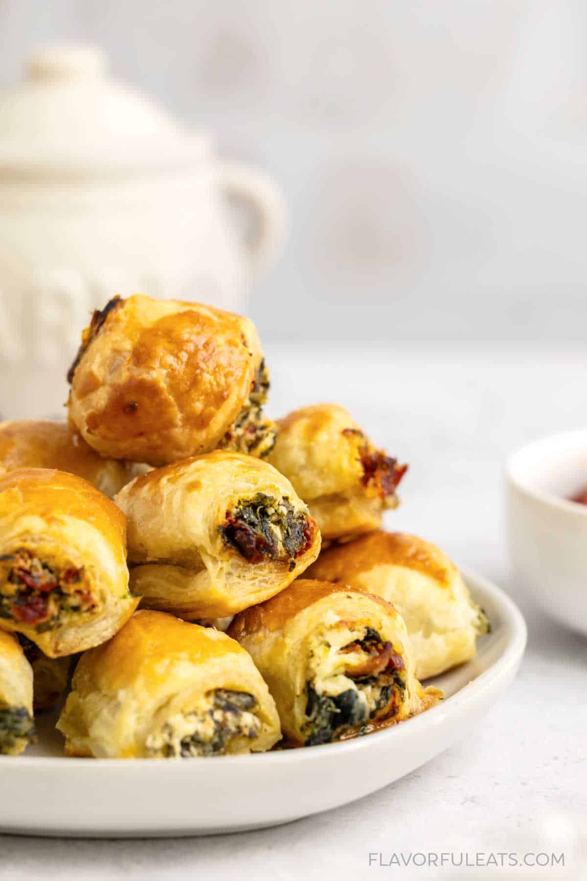 Sun-Dried Tomato & Spinach Puff Pastry Bites from "Flavorful Eats" and ...